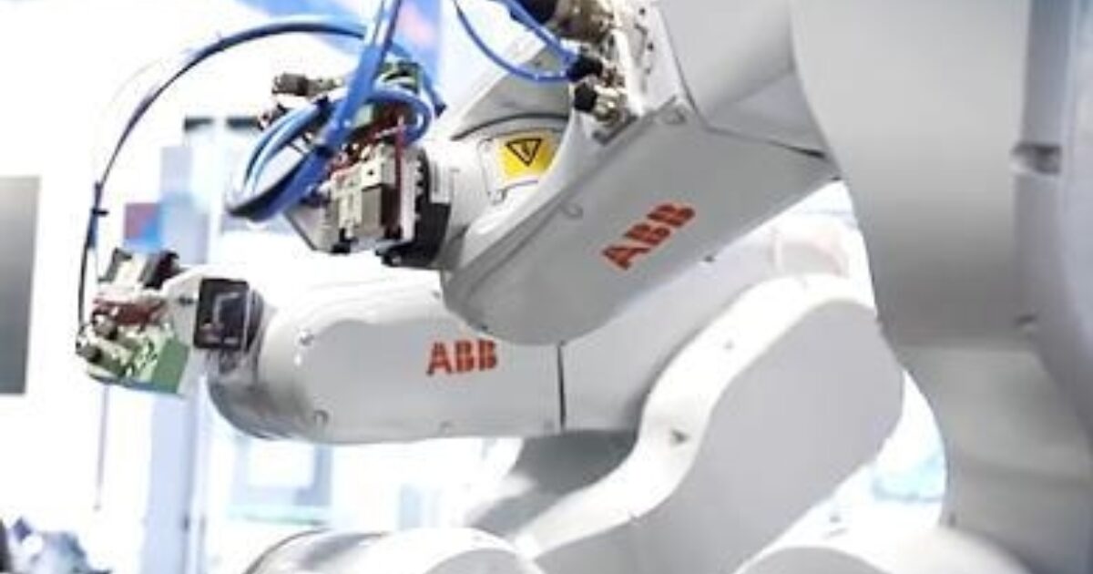 Robotic Arms: Enhancing Human Capability | Robots.com