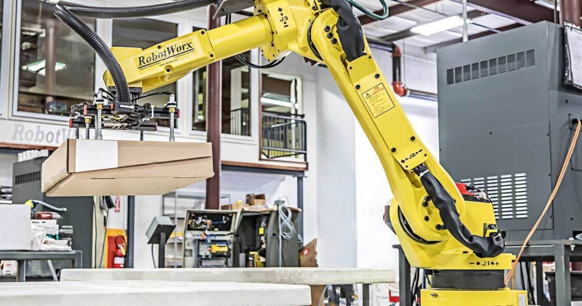The inner workings of the Fanuc M6i Robot | Robots.com