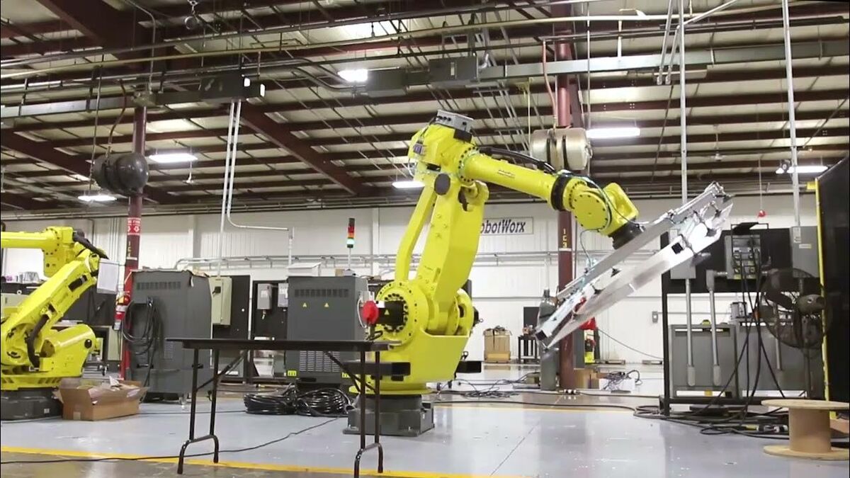 Fanuc M-900iA/350 Robot | Robots.com