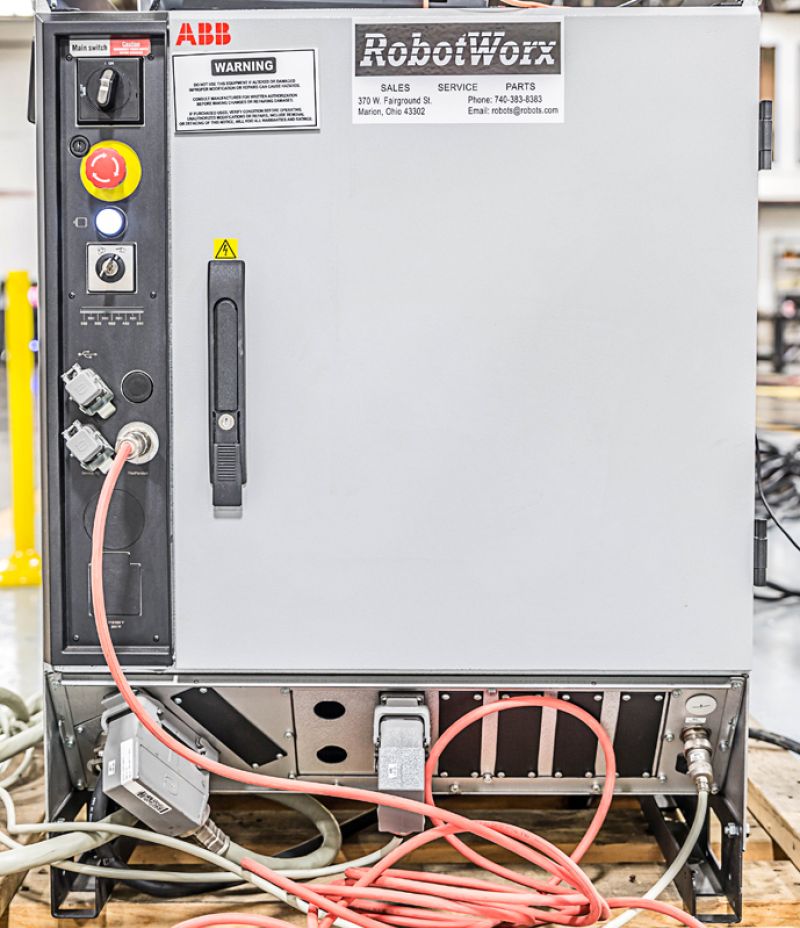 ABB IRB 140 w/ IRC5 Controller Robot | Robots.com