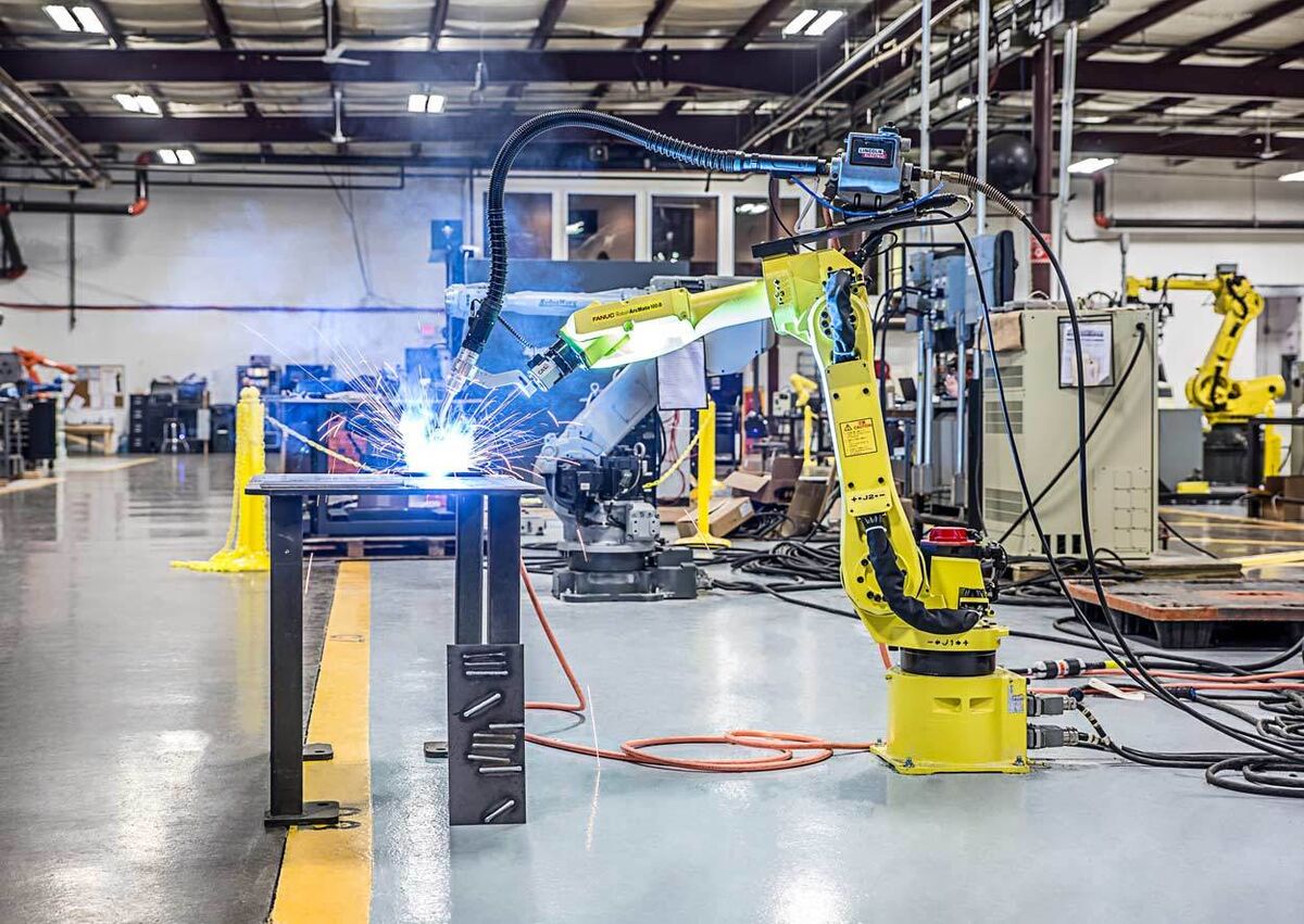 Fanuc ARC Mate 100iB Robot | Robots.com
