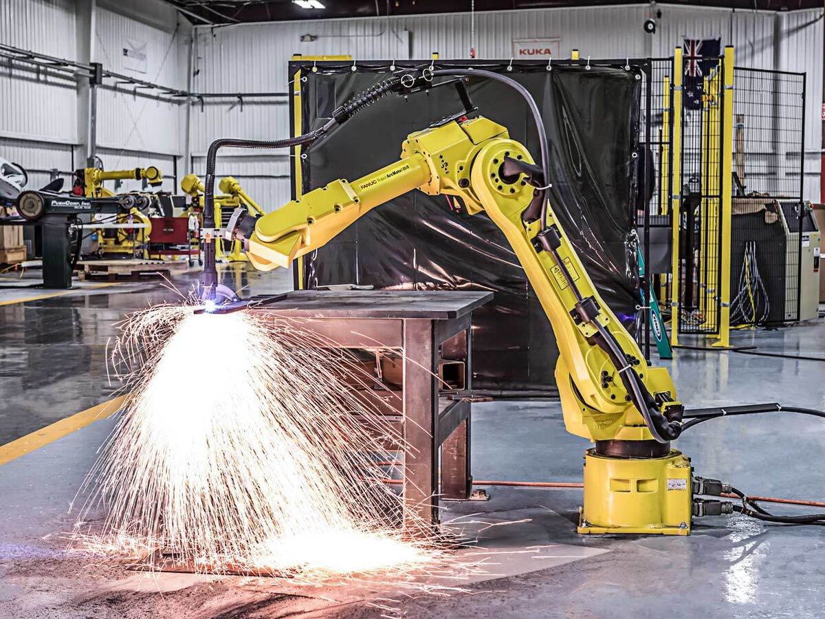 Fanuc ARC Mate 120iB w/ RJ3iB Controller Robot | Robots.com