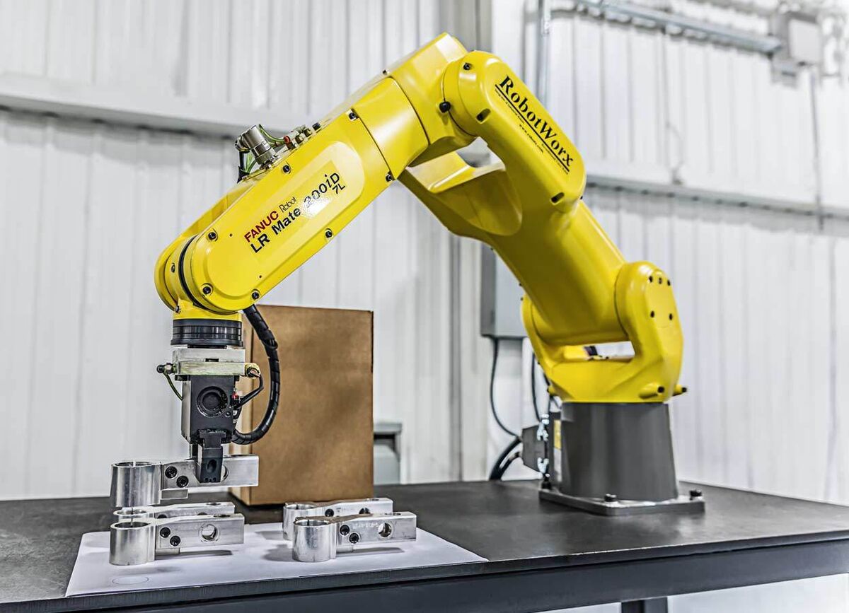 Fanuc LR Mate 200iD/7L Robot Robot | Robots.com