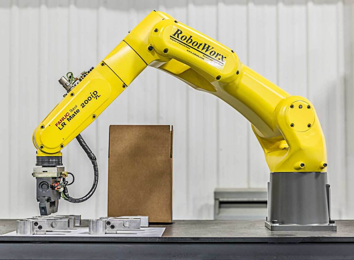 Fanuc LR Mate 200iD/7L Robot Robot | Robots.com