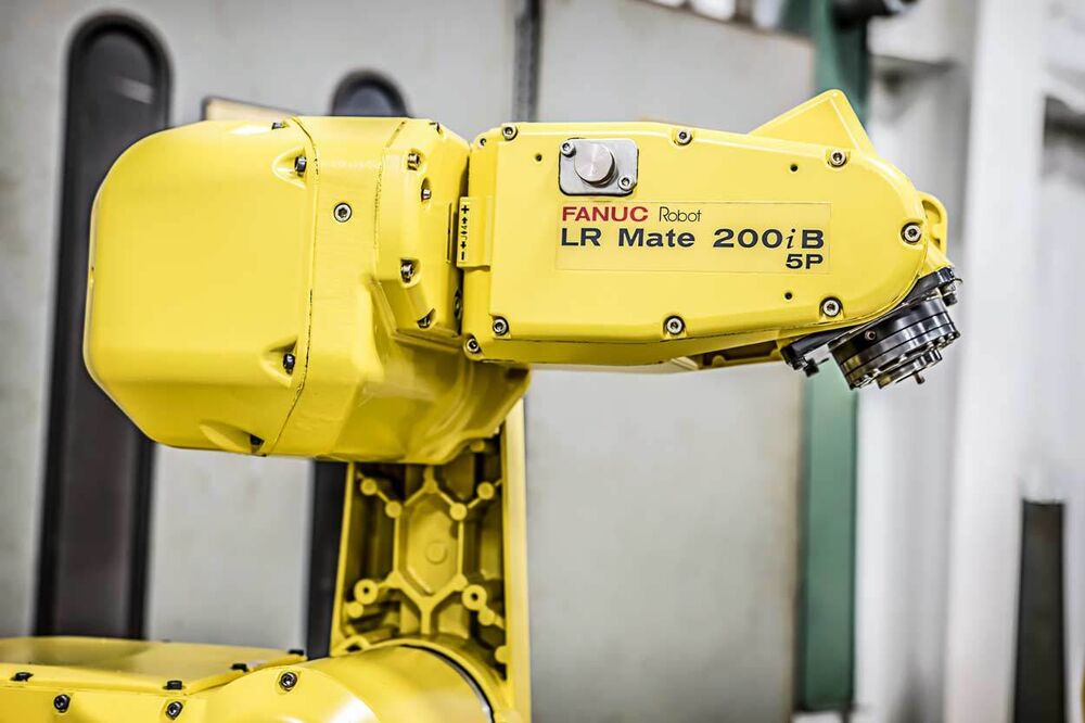 Fanuc LR Mate 200iB/5P Robot Robot | Robots.com