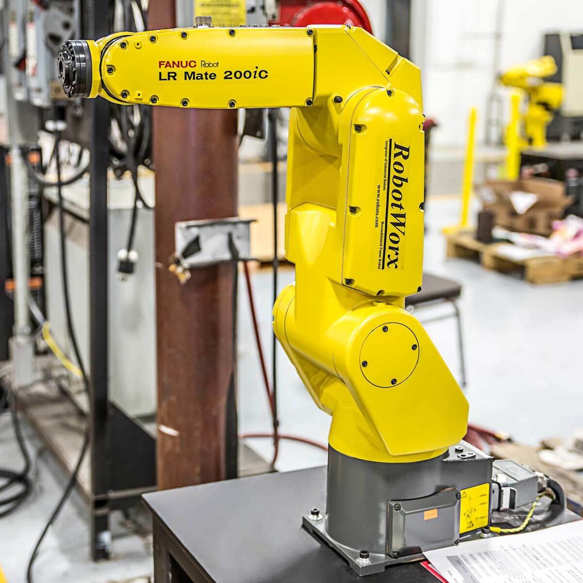 Fanuc LR Mate 200iC Robot | Robots.com