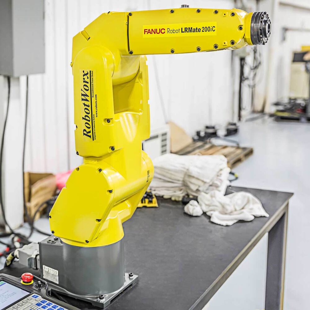 Fanuc LR Mate 200iC Robot | Robots.com