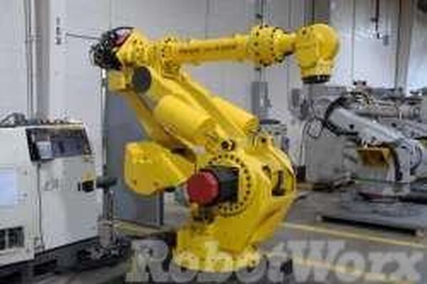 Fanuc S-900W Robot | Robots.com