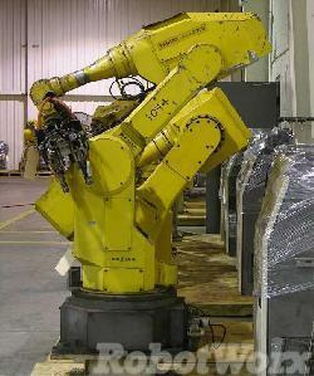 Fanuc S-700 Robot | Robots.com