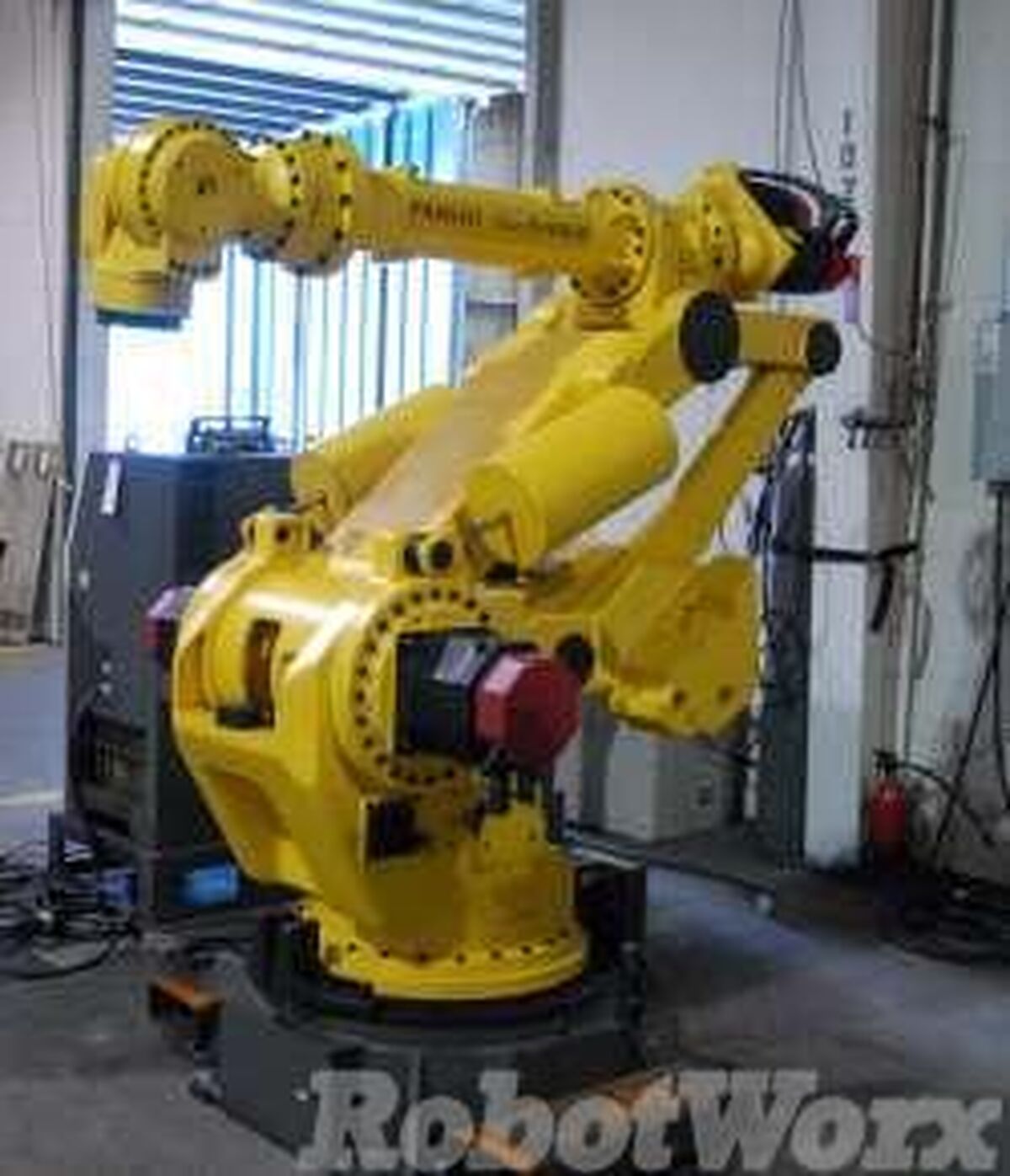 Fanuc S-900iW Robot | Robots.com