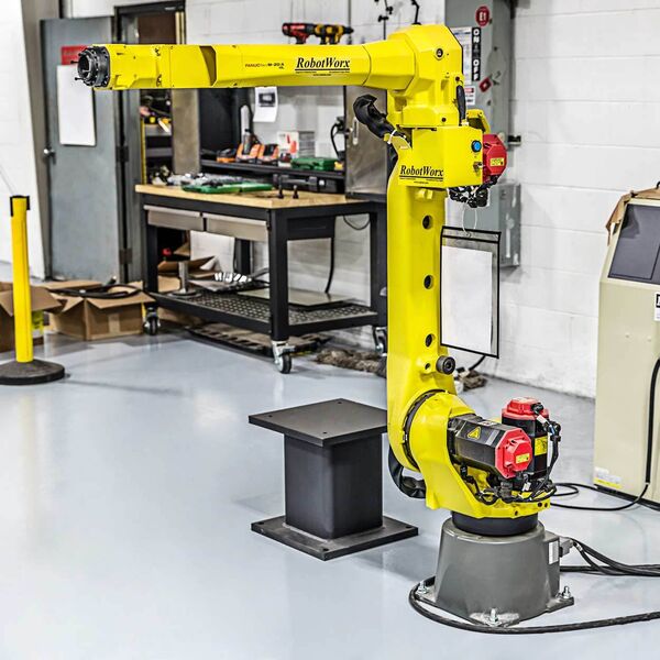 Fanuc M-20iA/10L Robot | Robots.com