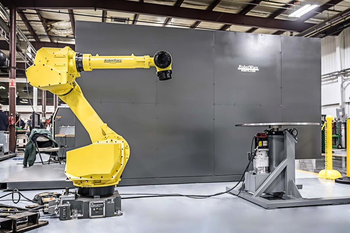 Fanuc M-710iC/70 Robot Robot | Robots.com