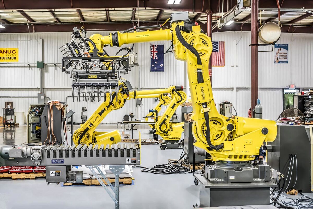 Fanuc R-2000iA/165F Robot | Robots.com